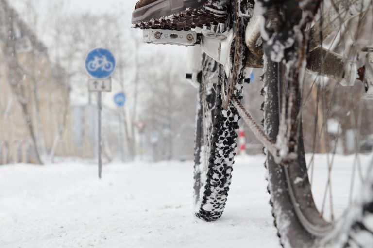 How To Do Winter Cycling in Ice and Snow- Icebike Tips