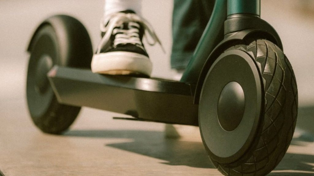 World's First USB-C Rechargeable Scooter: As Close As You Can Get To ...